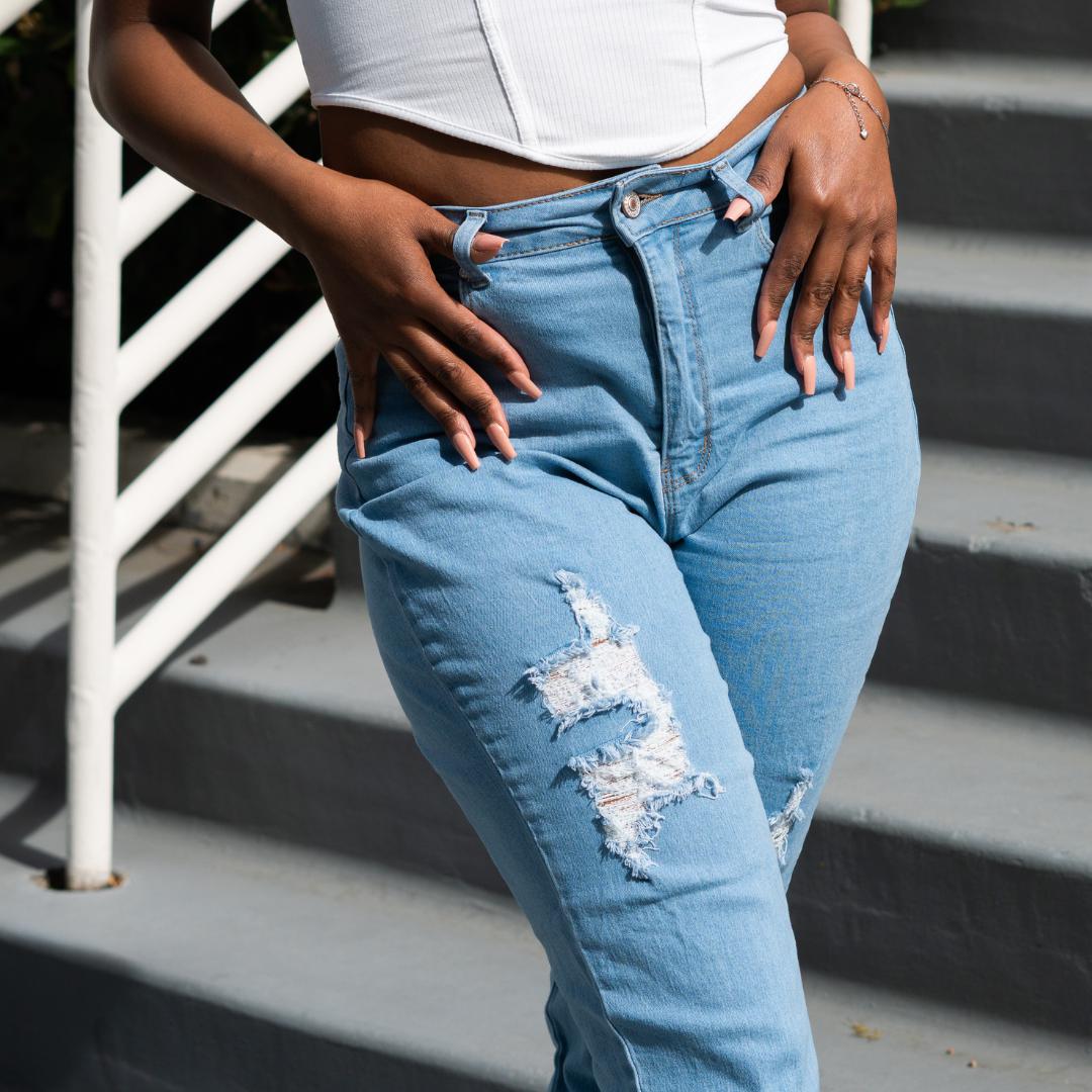 9 Ways to Style Mom Jeans – The Style District
